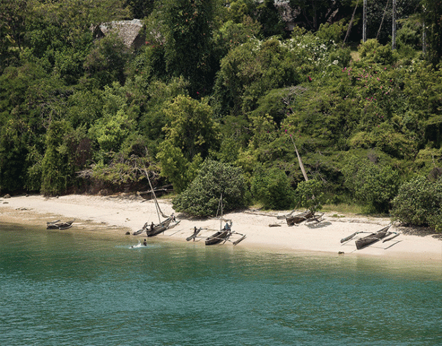 Sirai Beach - Luxury Safari Company
